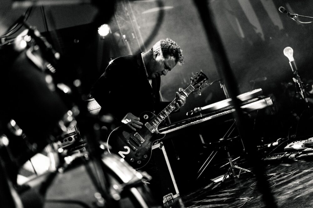 The Invisible Band Live - TRAVIS